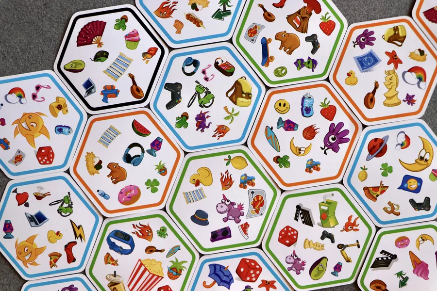 Dobble Connect (2) – Tabletopping