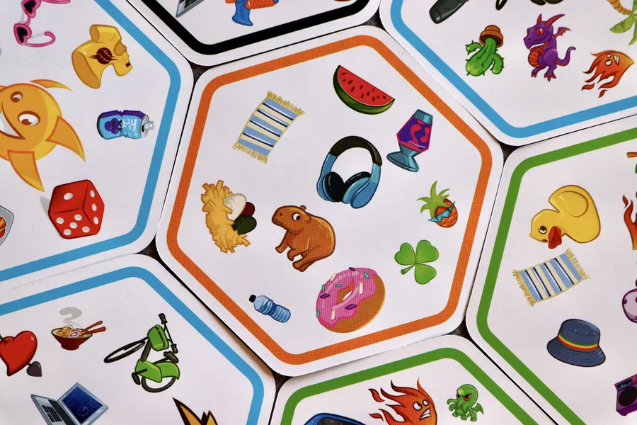 Dobble Connect (3) – Tabletopping